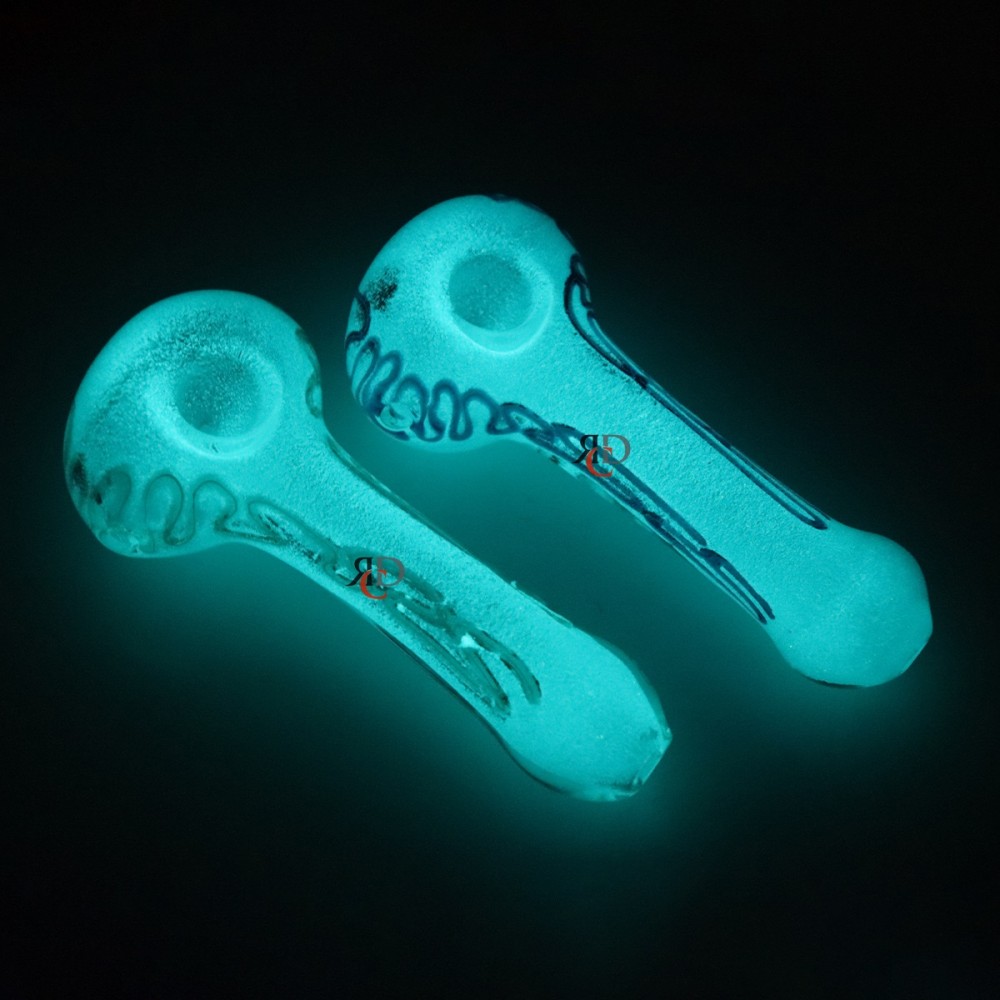 GLASS PIPE GLOW IN DARK GP7604 1CT